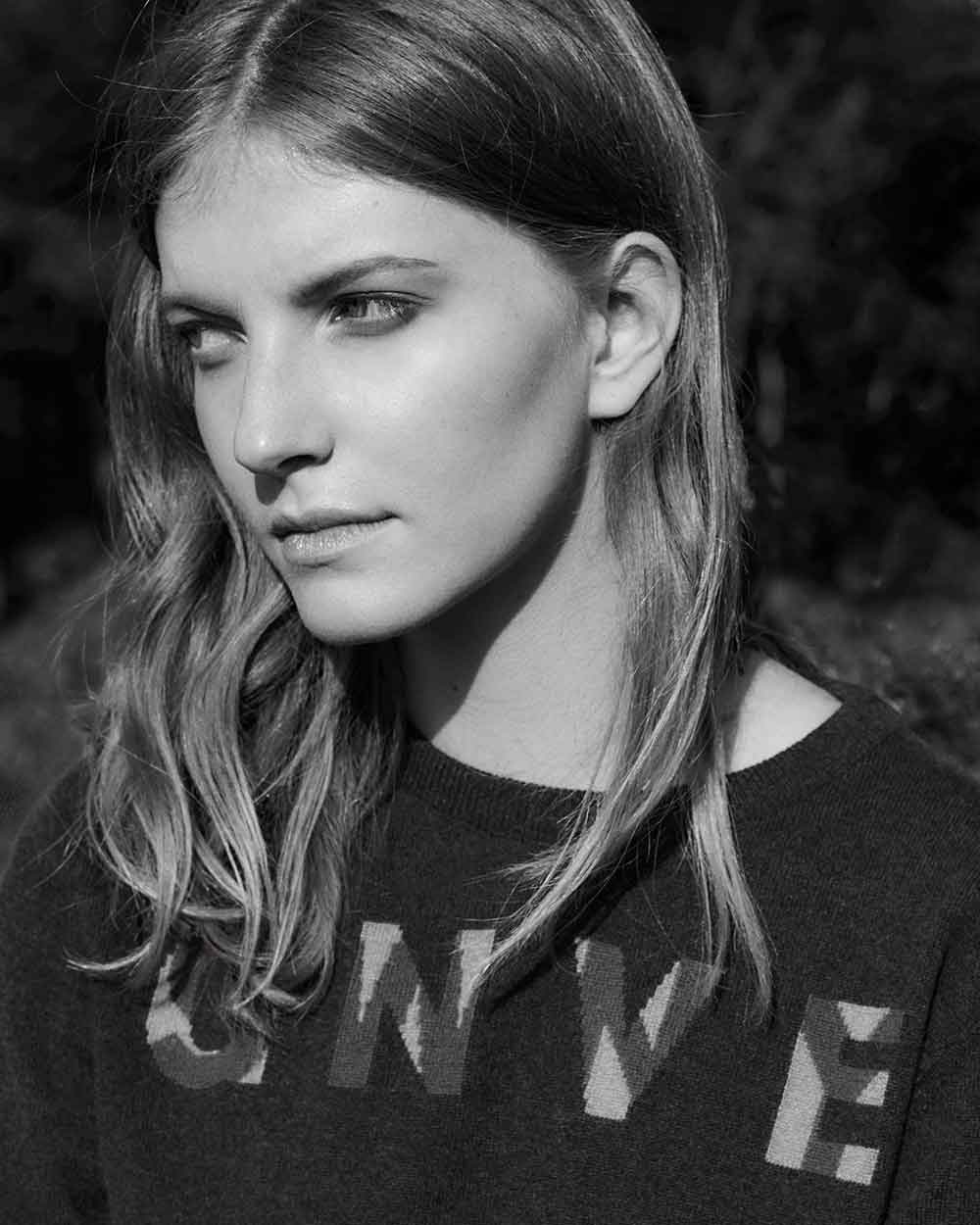 The iconic GNVE cashmere jumper – Genevieve Sweeney